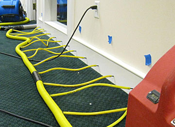 Wet Wall Drying | AAA Flood Drying | 24/7 Water Damage Clean Up ...